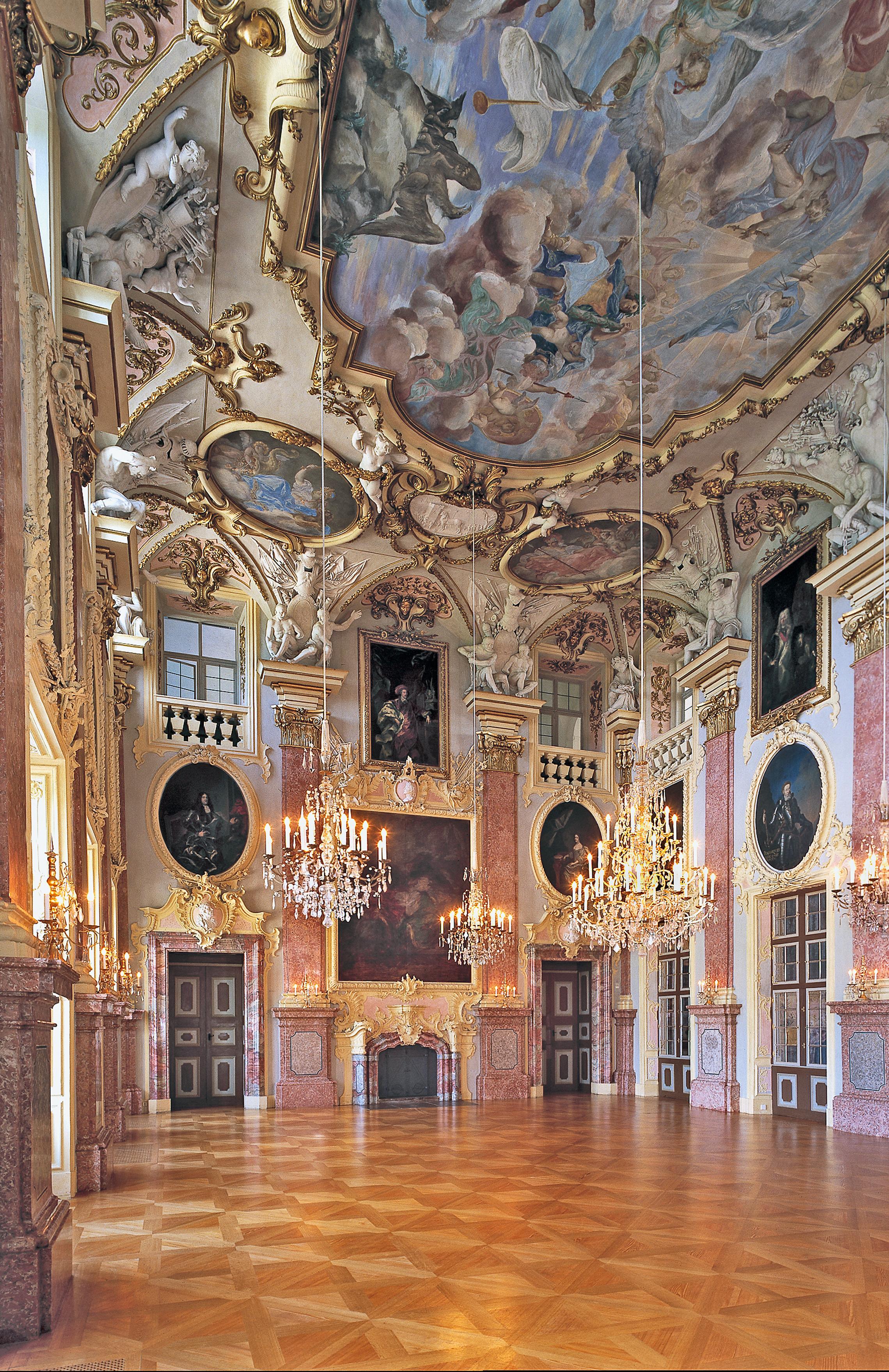 Pressemeldung Detailansicht: Premiere: Tanzen im Residenzschloss und ...